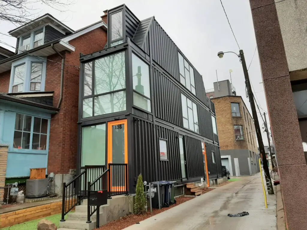 The Toronto Container House - Canada
