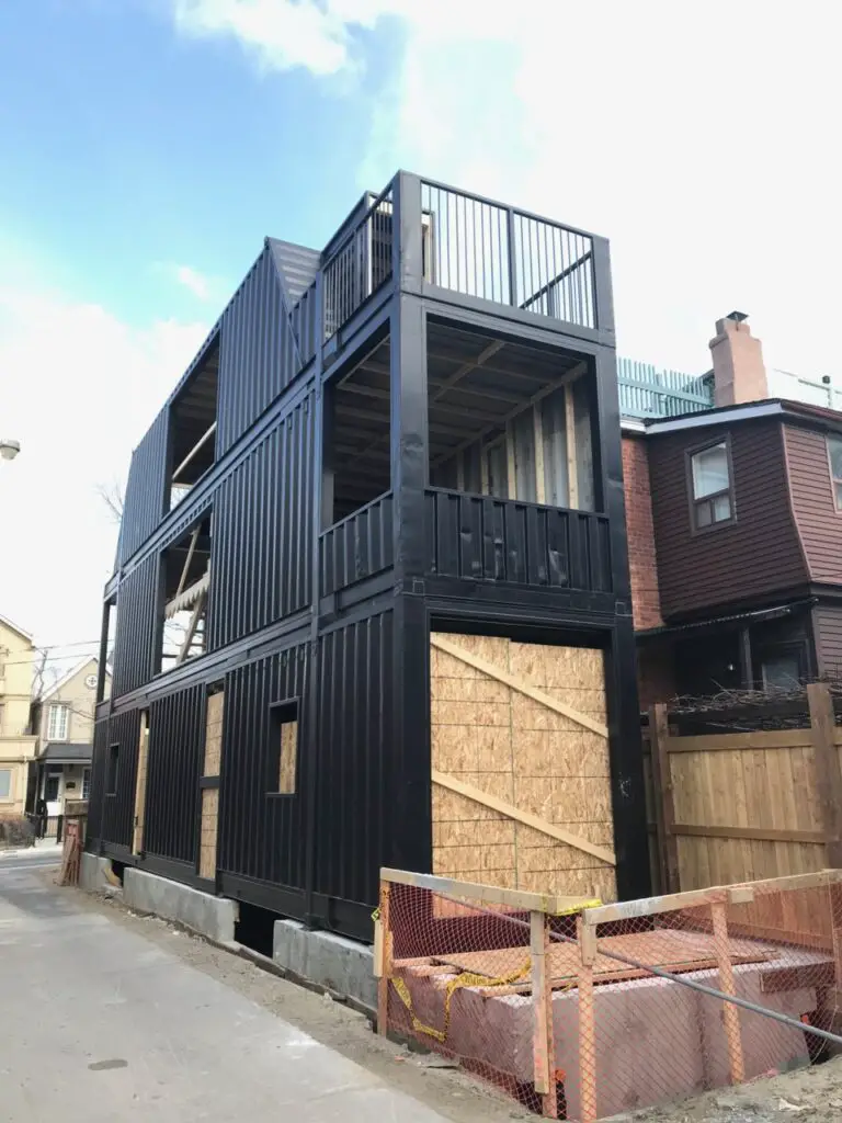The Toronto Container House - Canada