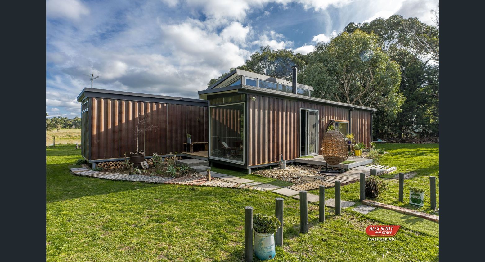 Dynamic, Inspiring and Aesthetic Container Home - Australia