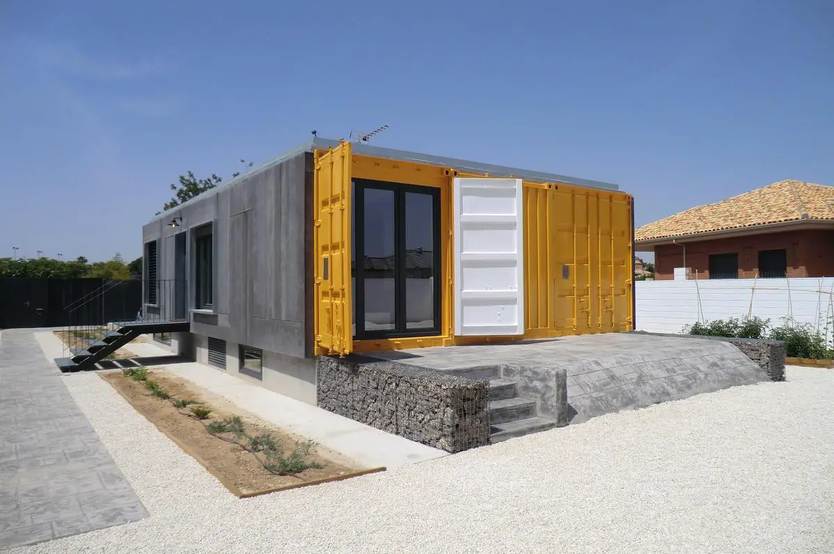 Reused Sea Container House in Mutxamel - Spain
