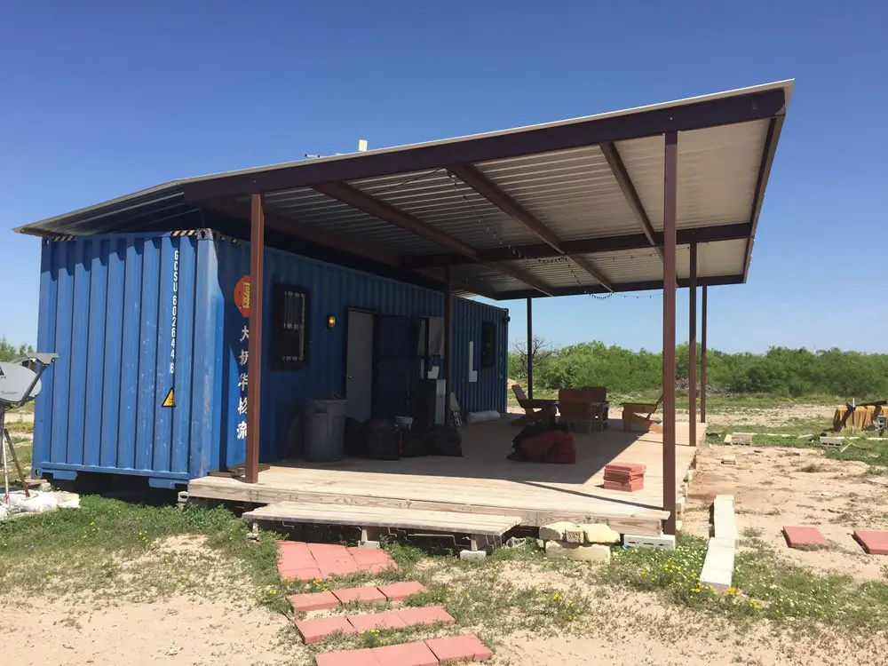 A Cozy Shipping Container Bunkhouse - USA