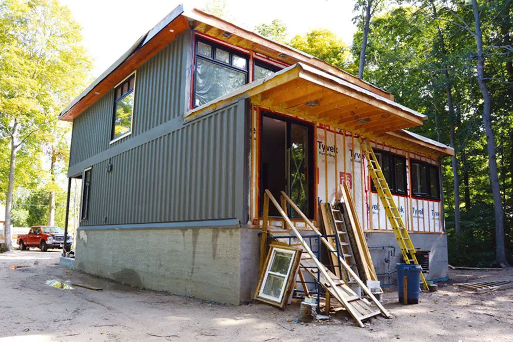 Shipping Container Homes in Ontarino Canada - Living in a Container