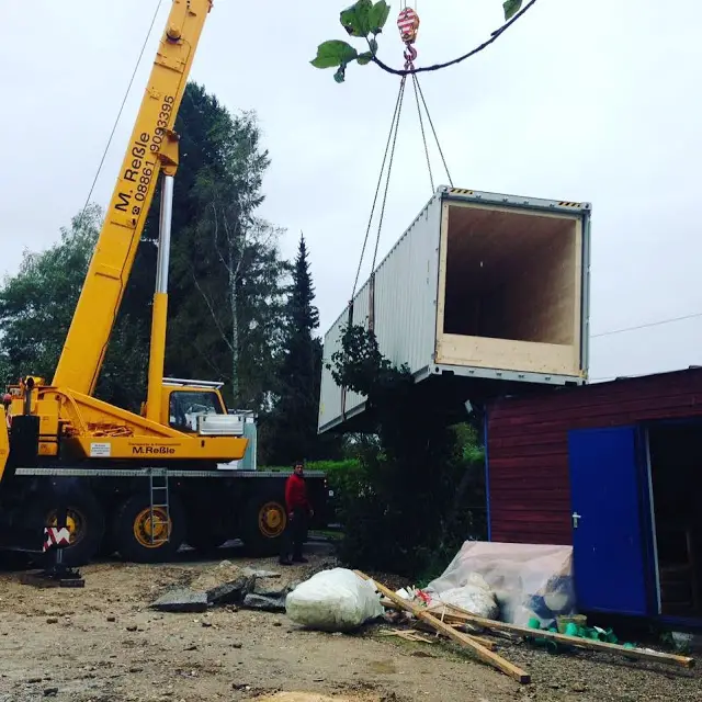 A Sustainable Live in 40 Shipping Containers - Living in a Container