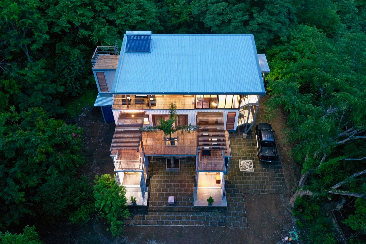 Absolutely Gorgeous Eco Friendly Container Home - Costa Rica | Living ...