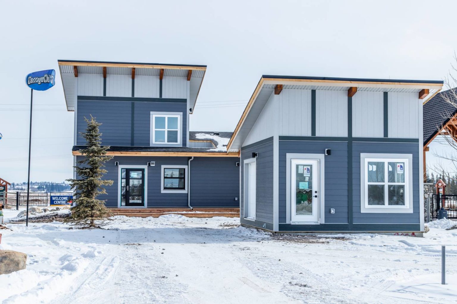 Another Beautiful Container House from Canada