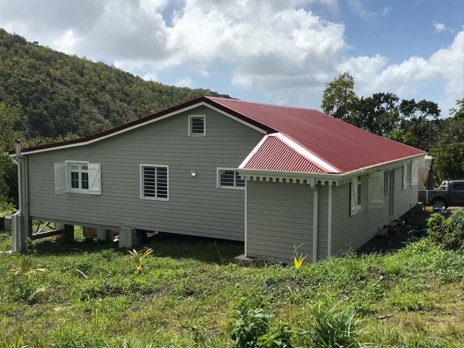 A Beautiful Container House on the Island of Martinique