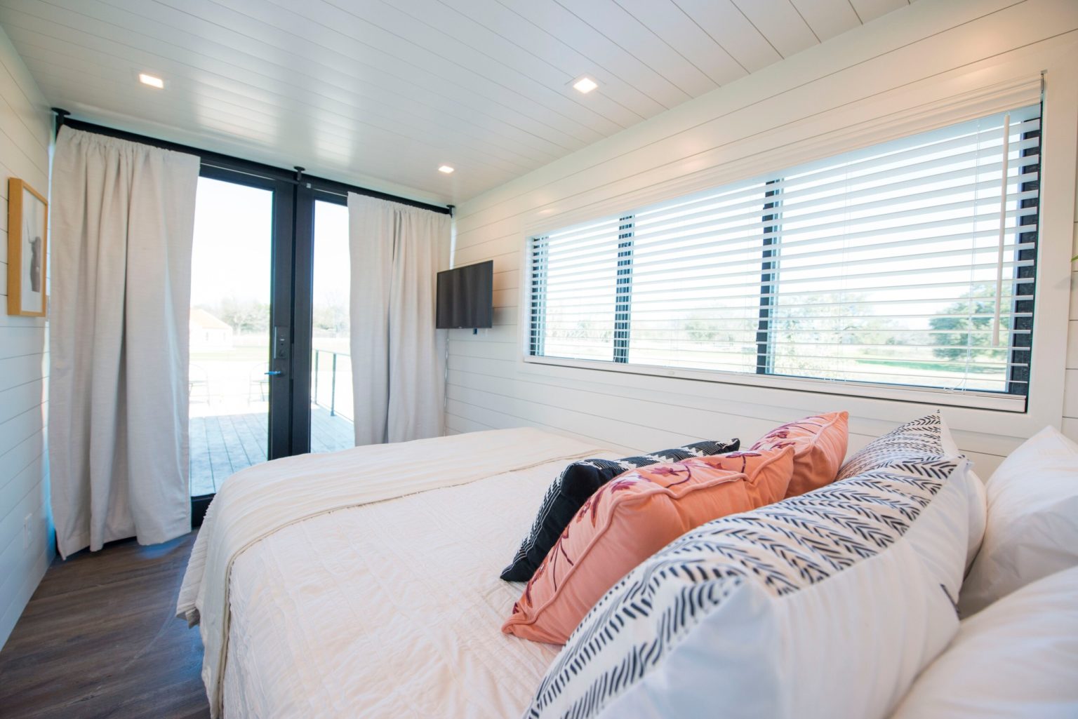 Absolutely Gorgeous Container House Helm 2 by CargoHome