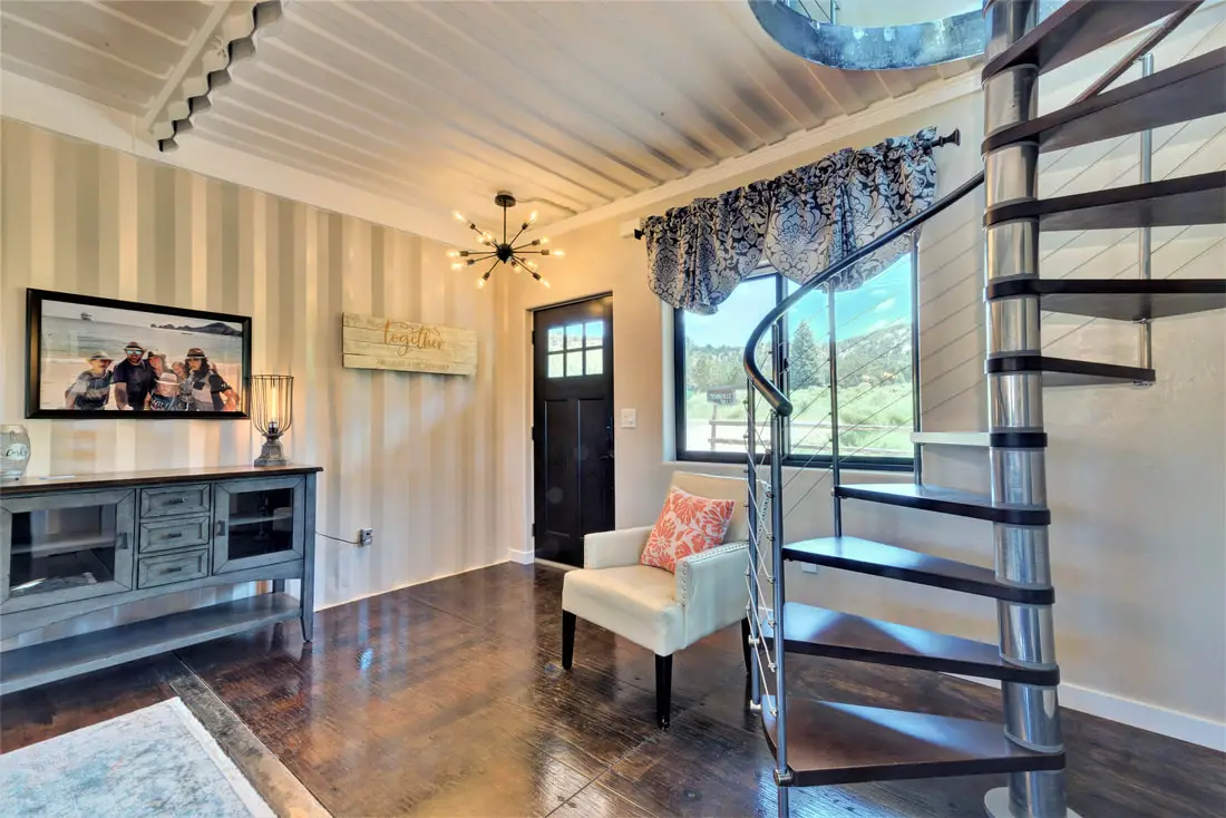 Ultramodern Shipping Container House in Utah