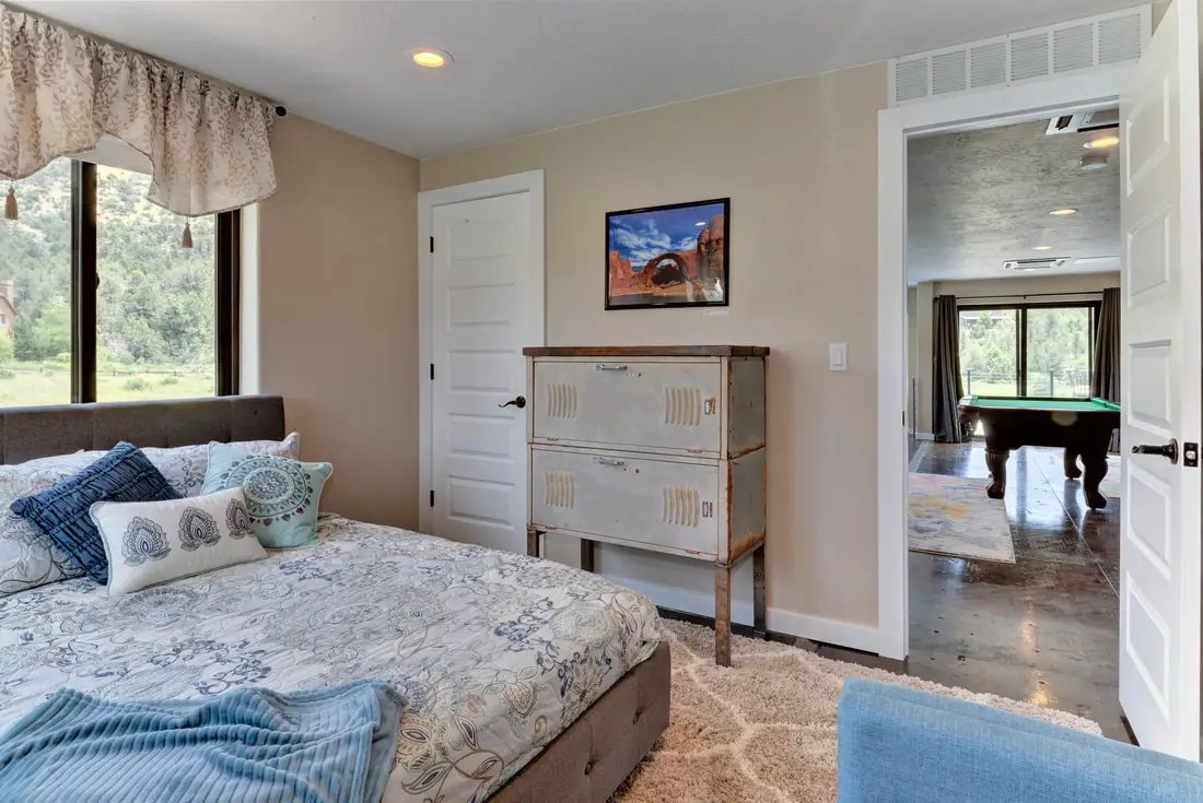 Ultramodern Shipping Container House in Utah