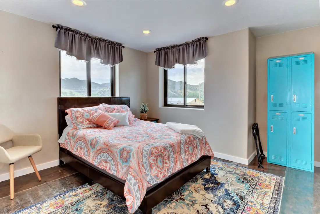 Ultramodern Shipping Container House in Utah