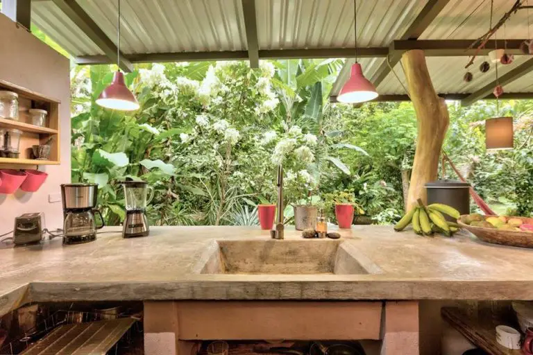 Villa Amor - Eco Chic Container Home in the Jungle