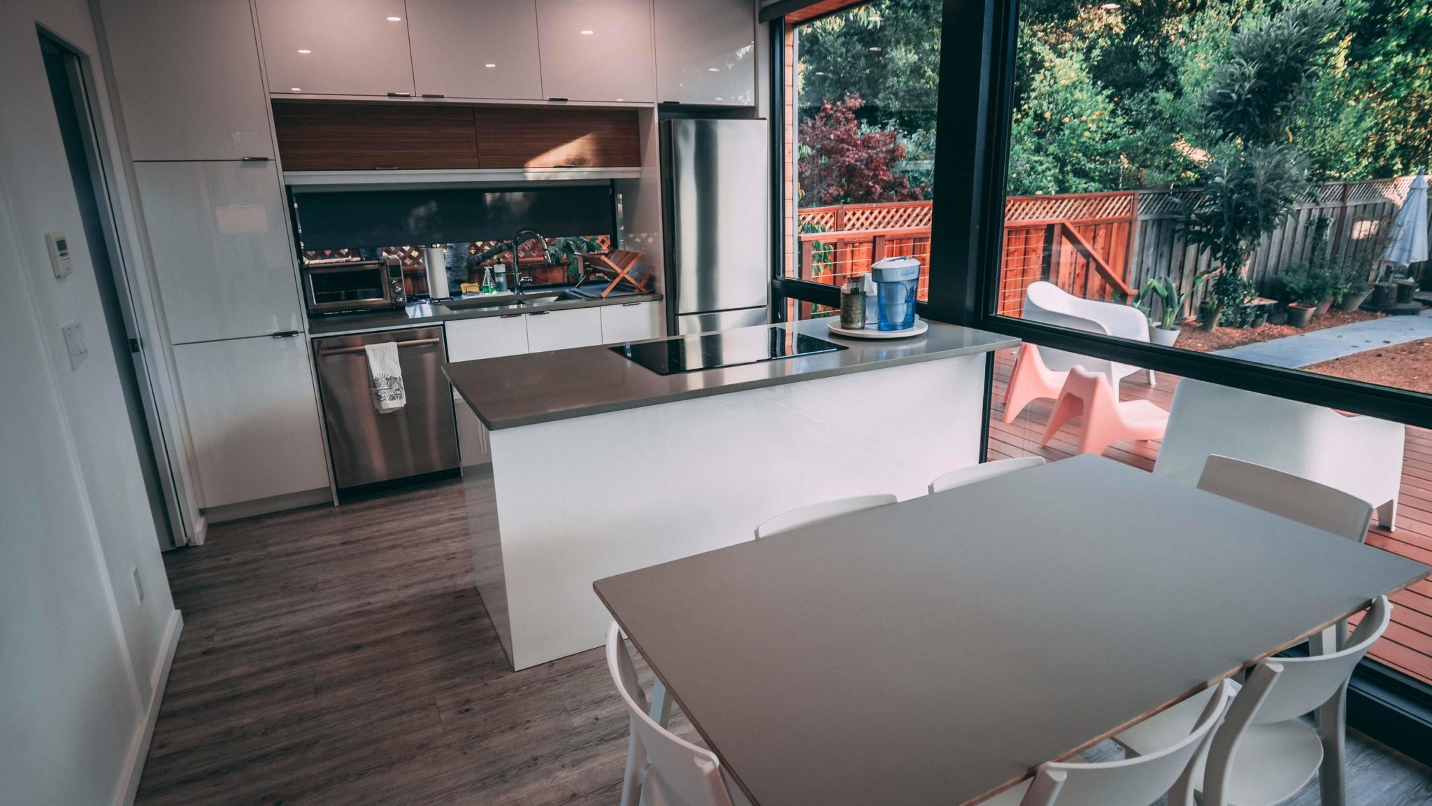 Menlo Park Container House from California