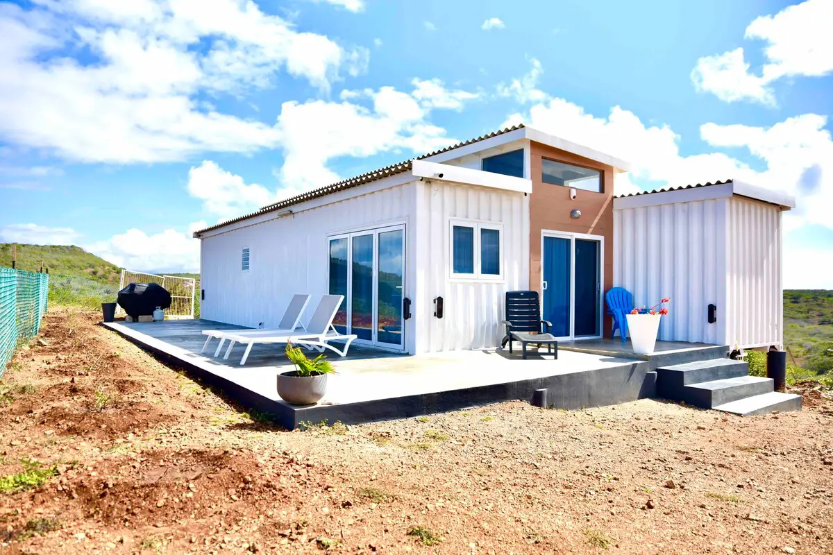 Container House with Amazing 360° Views from the Top of the Mountain ...