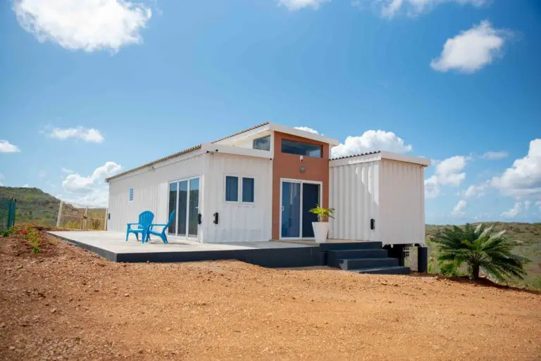 Container House with Amazing 360° Views from the Top of the Mountain