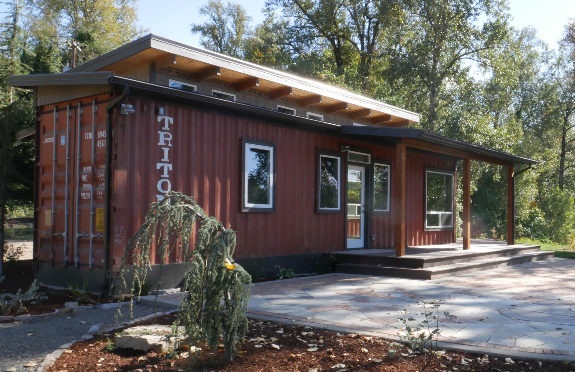 Simple But Cool Looking $175,000 Container House 'The De Lux'