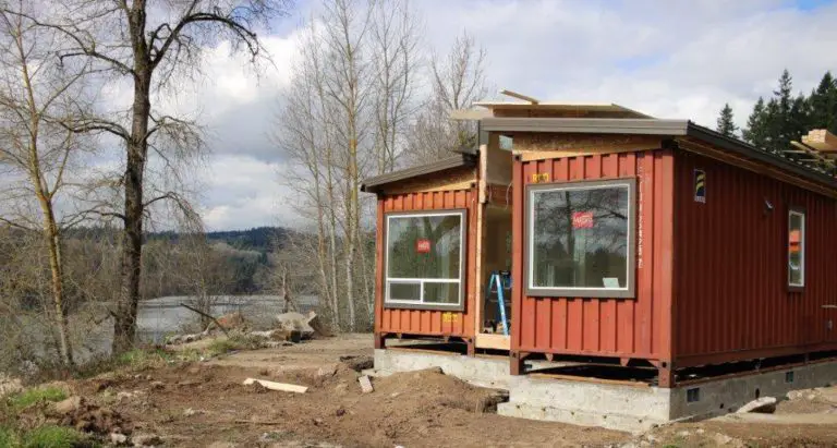 Simple But Cool Looking $175,000 Container House 'The De Lux'