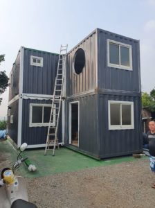 Two-storey House Made in Taiwan with 6 Shipping Containers