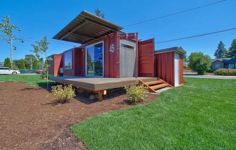 Conversion of 2 Shipping Containers into a Striking Home