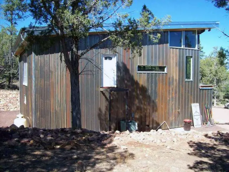 Hybrid Container House made with 5 Shipping Containers in Arizona