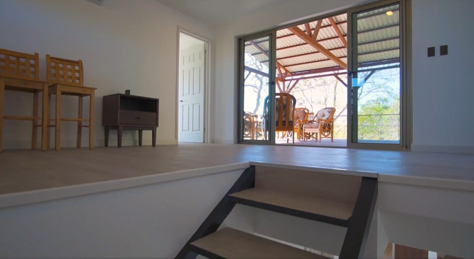 Unique Container House in the Middle of Nature 'Casa Brisbane'