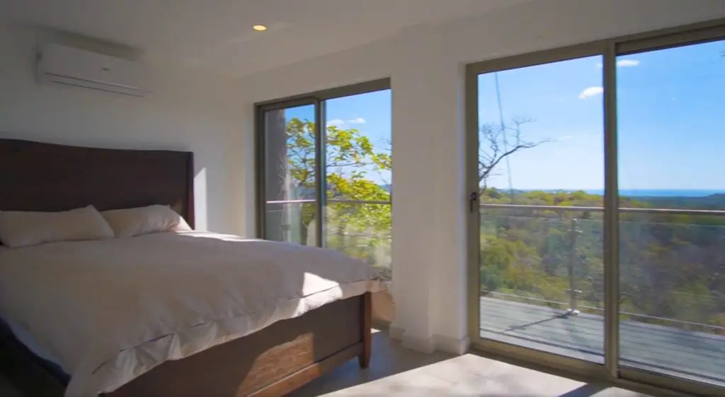 Unique Container House in the Middle of Nature 'Casa Brisbane'