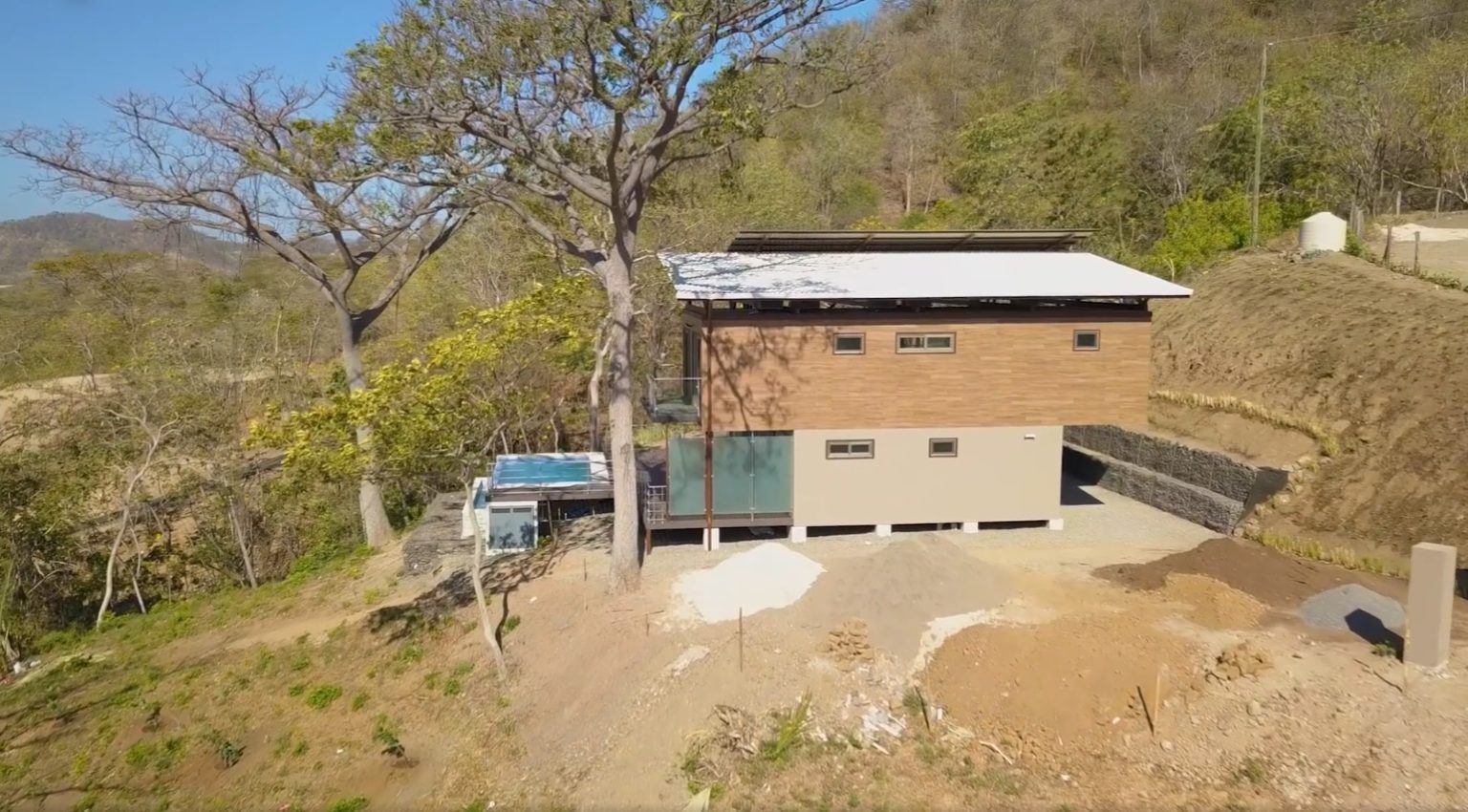 Unique Container House in the Middle of Nature 'Casa Brisbane'