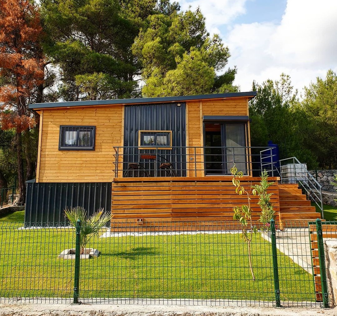 16 m2 Off-Grid Container Tiny House on a Trailer