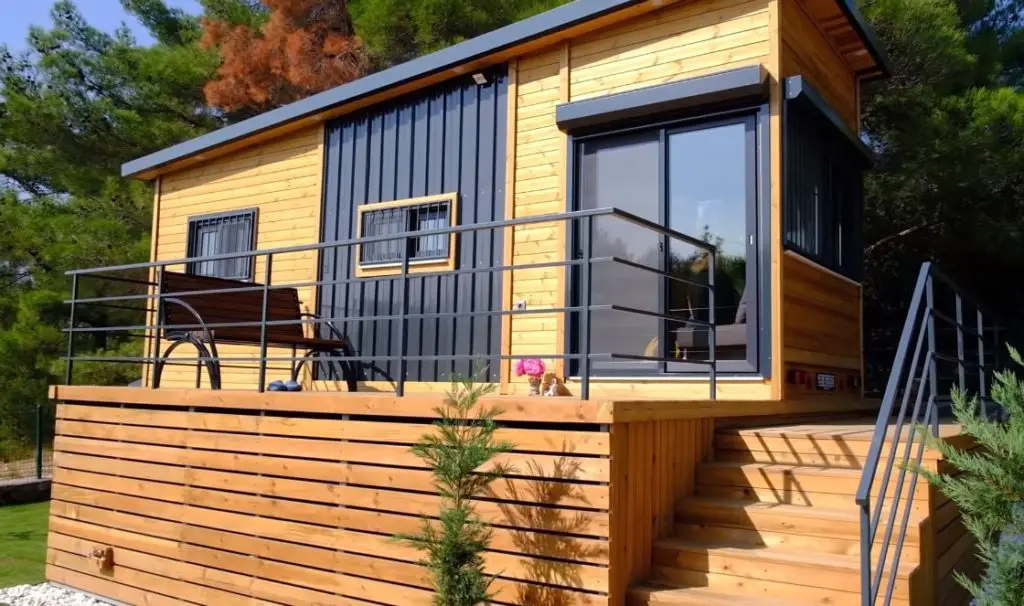 16 m2 Off-Grid Container Tiny House on a Trailer