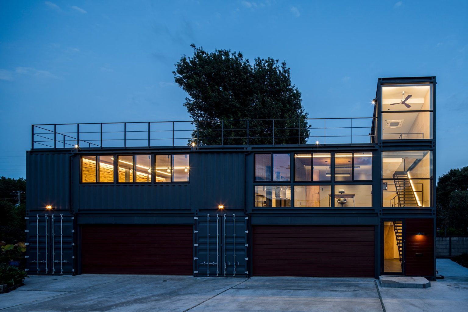 2500 Sqft Container House made with 11 Shipping Containers