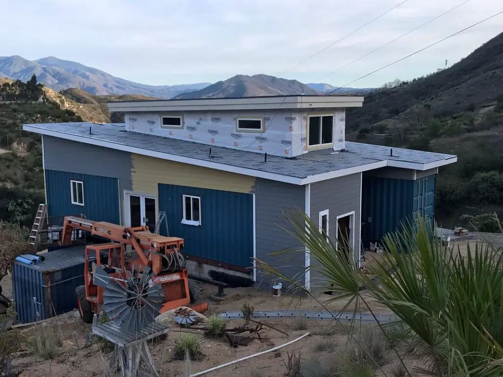 4 Shipping Containers Converted into Unique Home in California