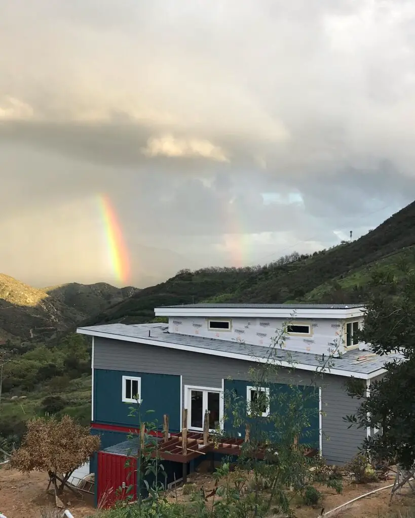 4 Shipping Containers Converted into Unique Home in California