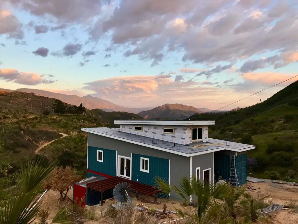 4 Shipping Containers Converted into Unique Home in California
