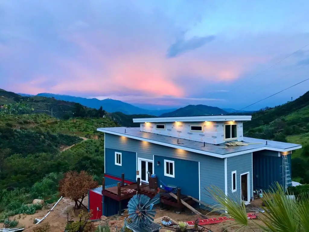 4 Shipping Containers Converted into Unique Home in California