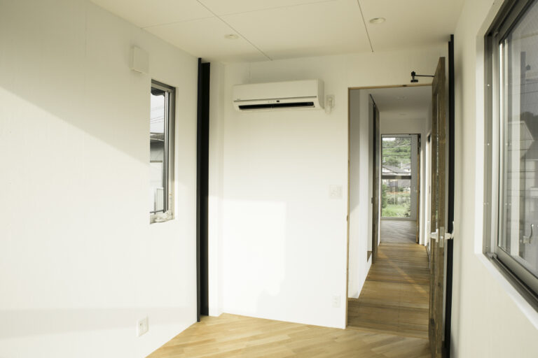 Japan's First Container House - Living in a Container