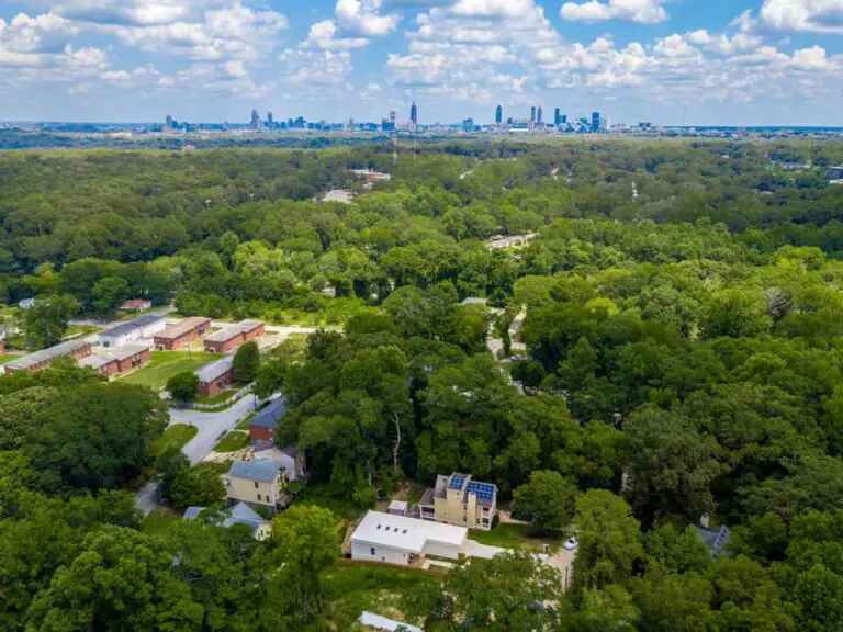 Stunning $340.000 White Container House in Atlanta