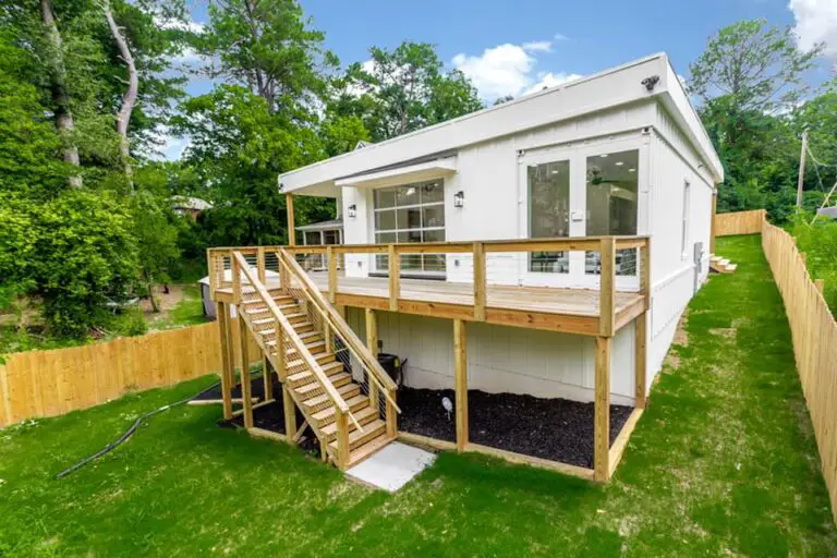 Stunning $340.000 White Container House in Atlanta