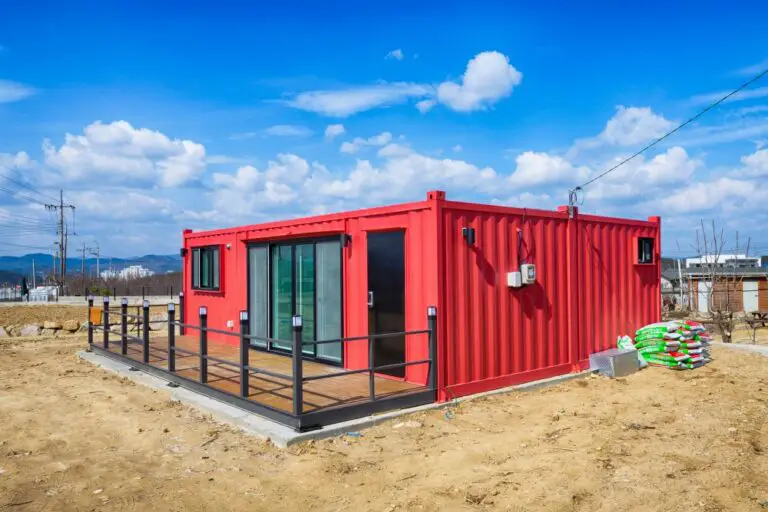Red Custom-Built Container House that Dazzles with its Color