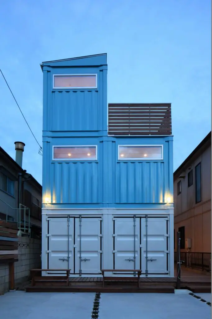 Shining 3-story Kurihama Shipping Container House