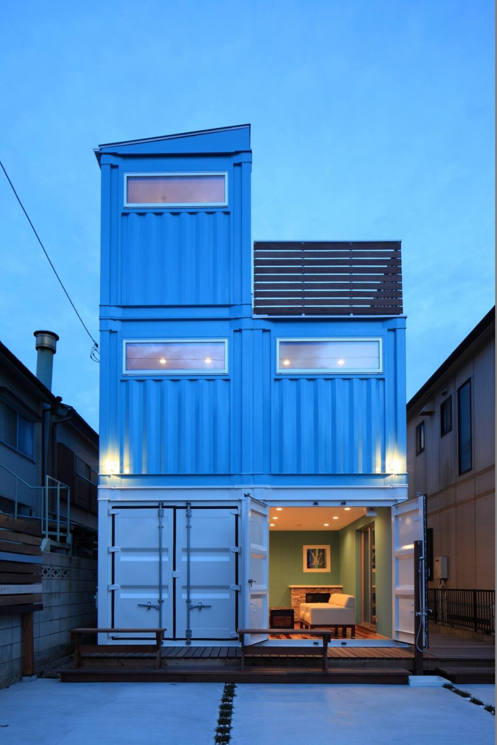 Shining 3-story Kurihama Shipping Container House