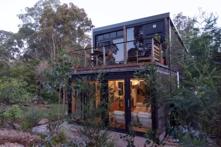 Man Built His Dream House Using 4 Shipping Containers for $150,000