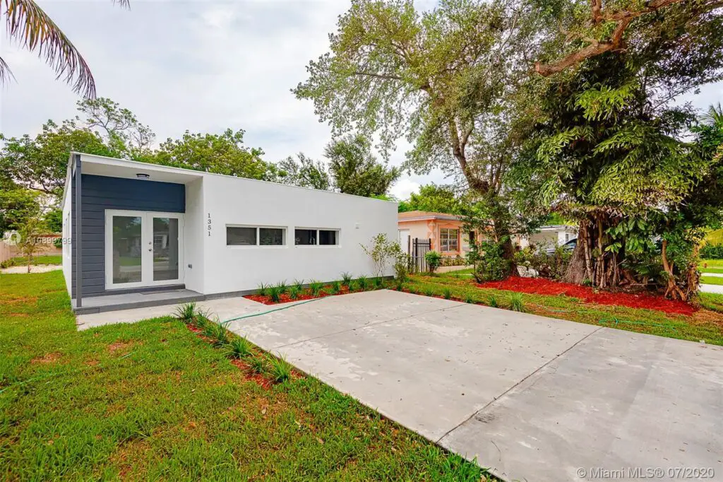 A Very Nice Shipping Container House Located in North Miami Beach