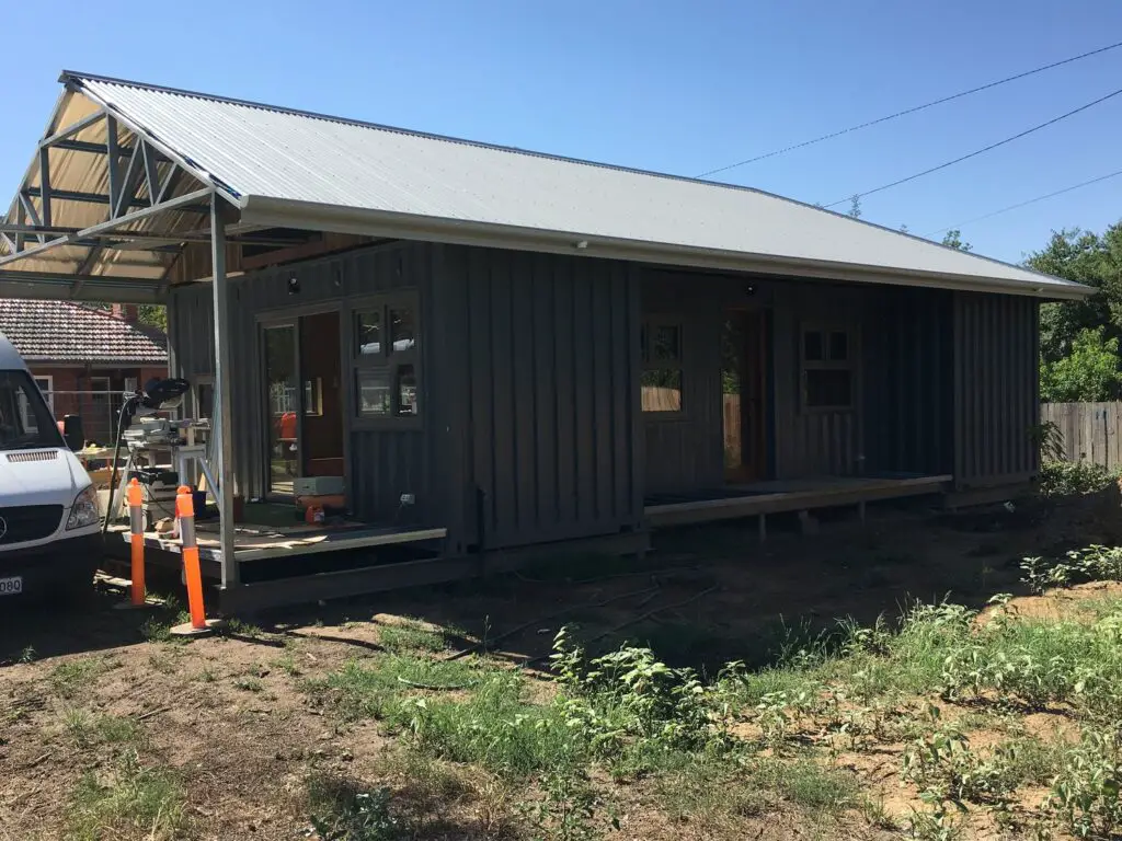 Another Shipping Container House by Stack Space