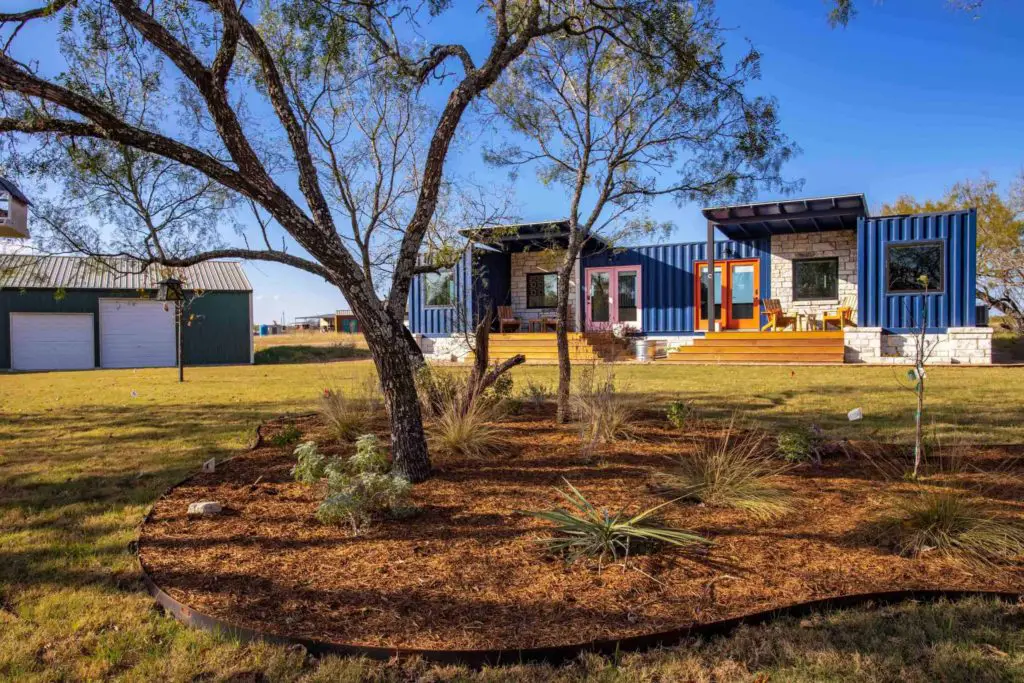 Holiday Complex Built with Containers in Texas