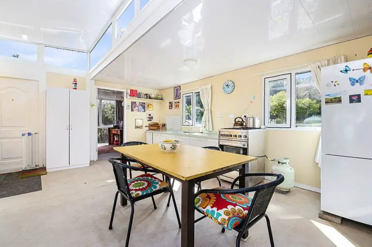 $220,000 Blue Container Home in New Zealand