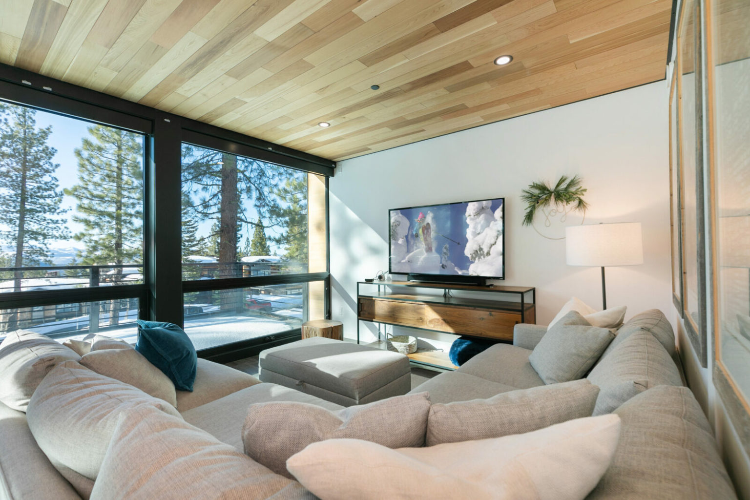 Luxury Container Home at Mountain - Living in a Container