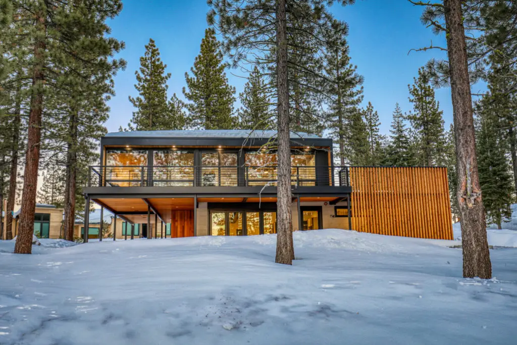 Luxury Container Home at Mountain - Living in a Container