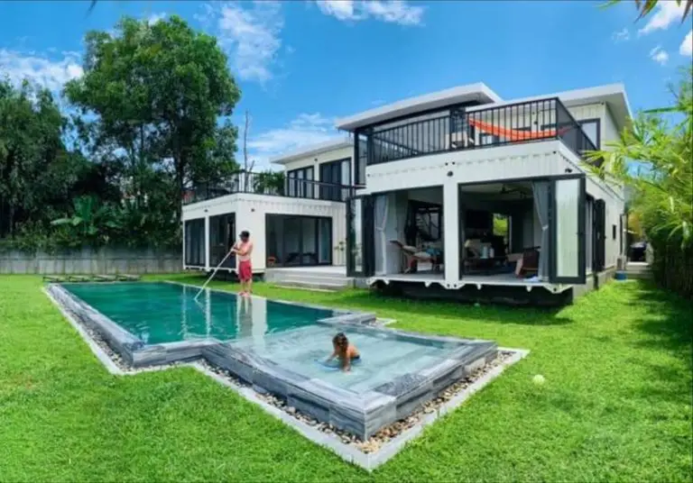 Luxurious Container Villa - Living in a Container