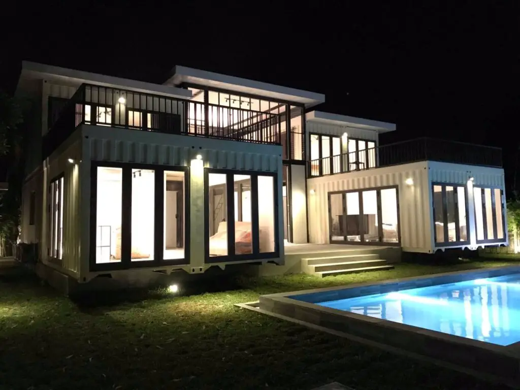 Luxurious Container Villa - Living in a Container