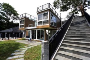 Transforming a Used Shipping Container into a Luxury Villa!