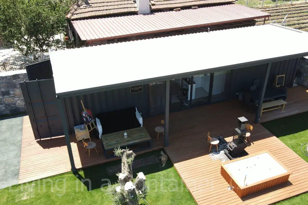 Weekend House Designed with Shipping Container | Living in a Container